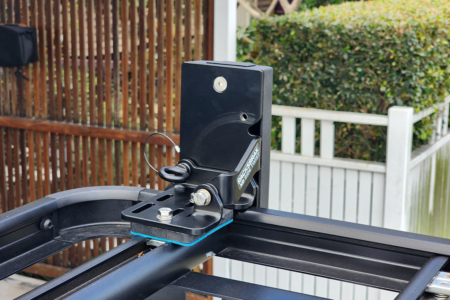 XD SIDE TWIST BRACKET – RacksBrax